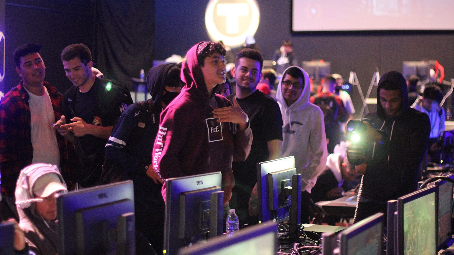 The Mango Comes to Thunder Gaming - Thunder Gaming